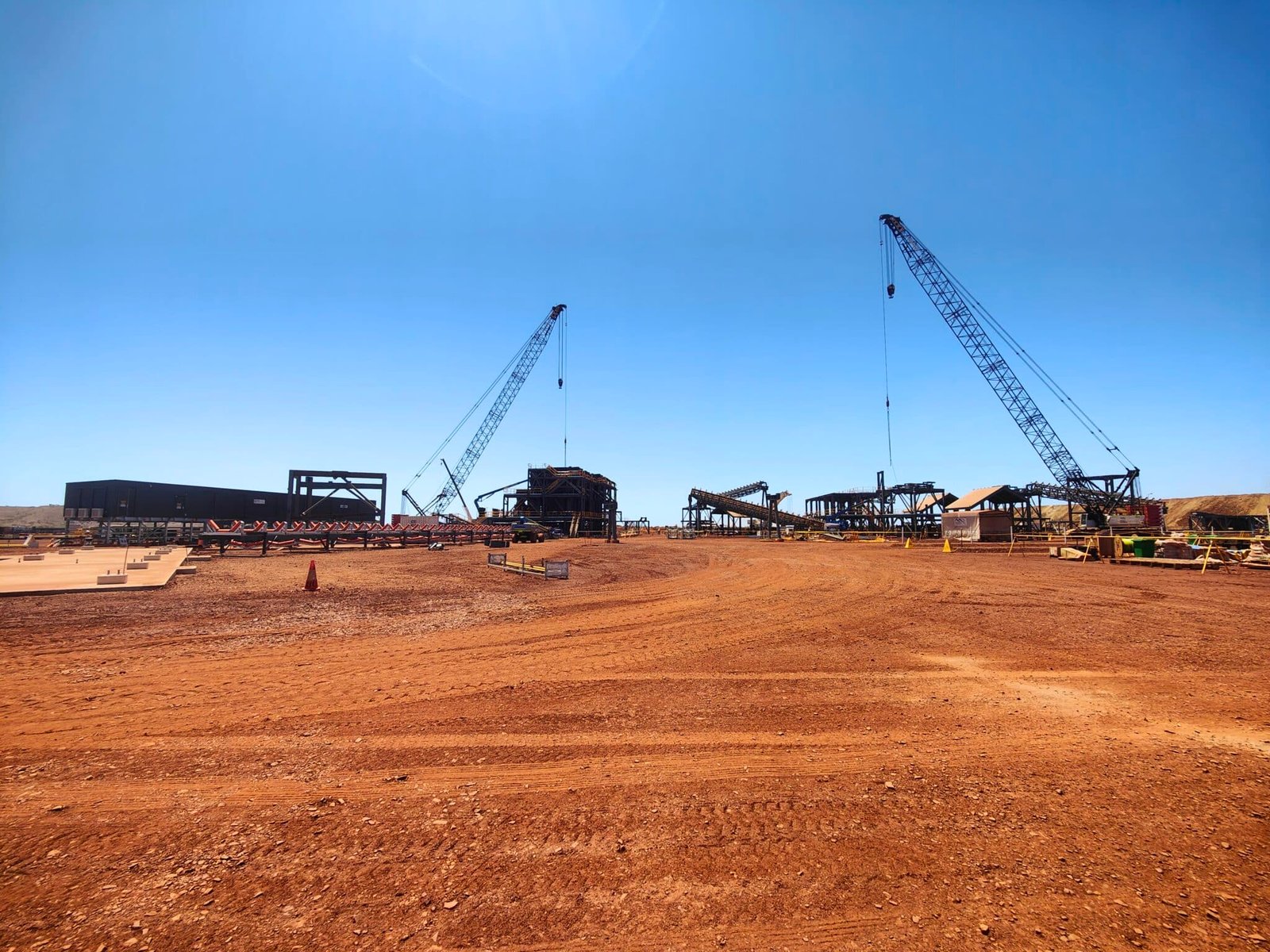 Can Foreigners Work in Australian Mining? FIFO Visa Pathways